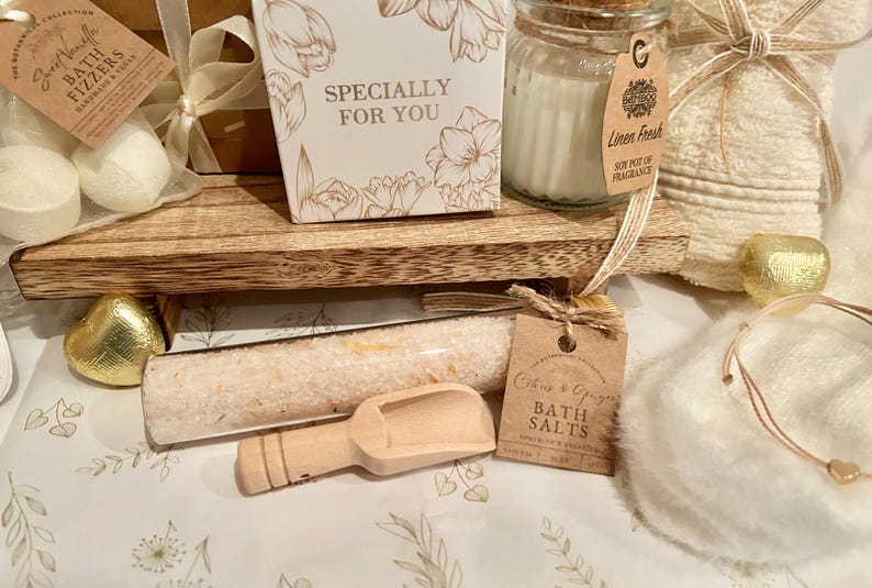 Luxury Spa Gift | Large Artisan Handcrafted Pamper Set | Neutral ...