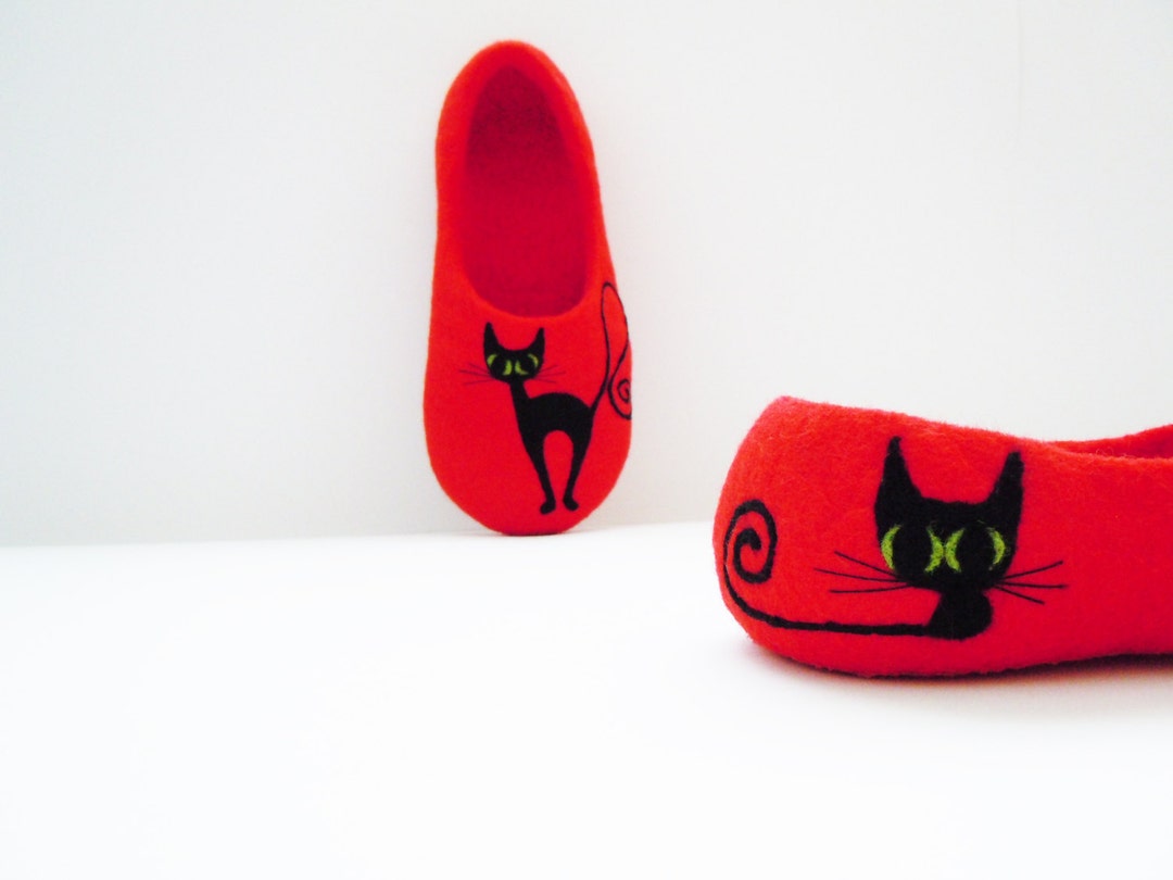 Felted Bright Red Colour Slippers BLACK CAT - Etsy