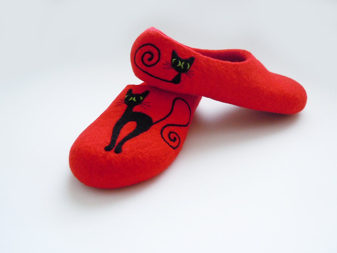 Felted Bright Red Colour Slippers BLACK CAT - Etsy