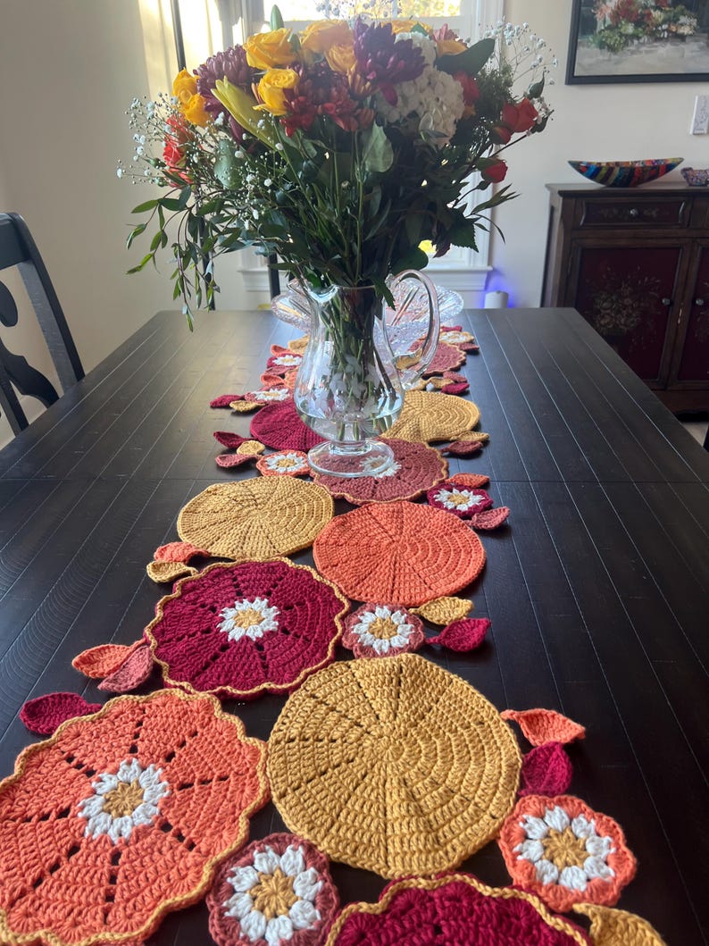 Autumn Flower Crochet Table Runner Pattern, Fall Floral Decor (PDF) - Etsy