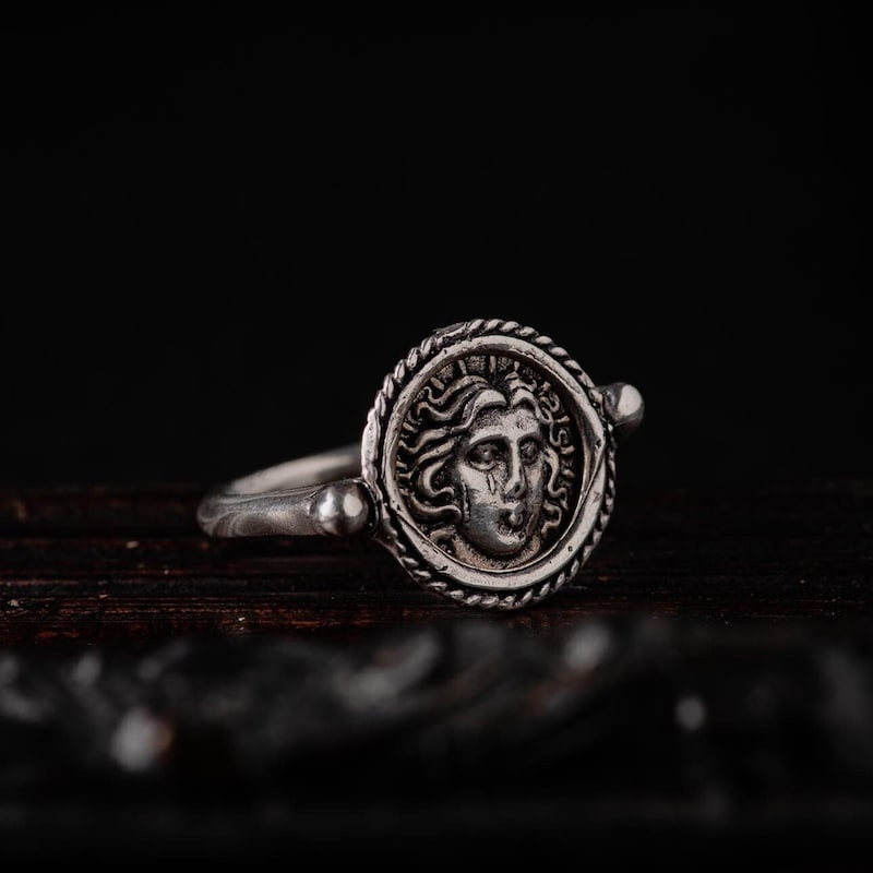 Medusa Ring - Etsy