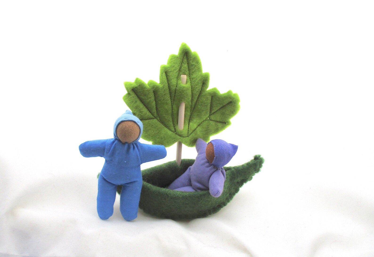 Toy Boat With a Leaf Sail Wool Felt Canoe Waldorf Toy - Etsy