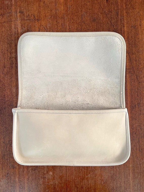 Rare Vintage Coach NYC Bone White Leather Envelope Cl… - Gem