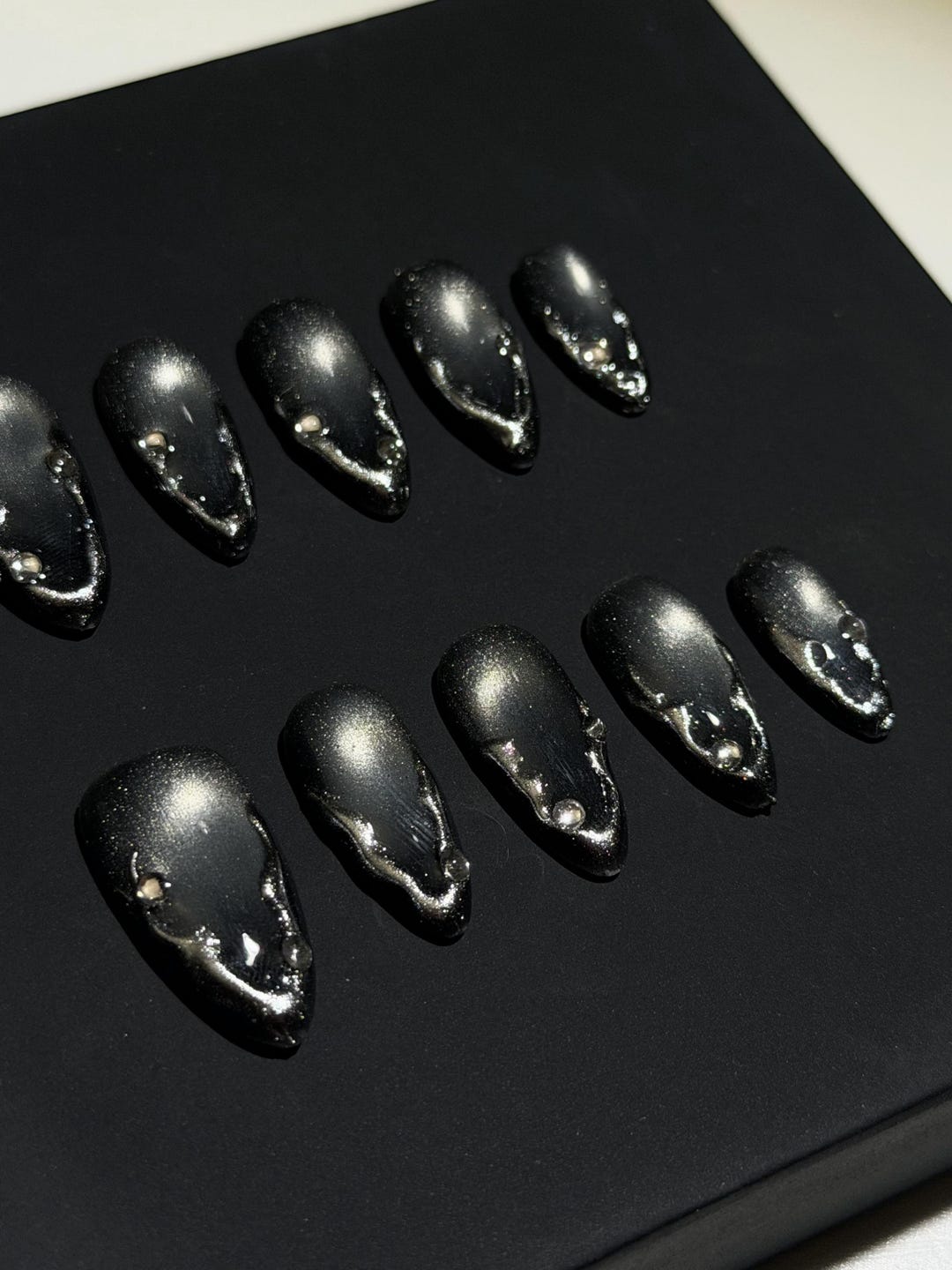 Black Cat Eye Almond Press-on Nails | Glossy Chrome Gothic False Nails ...