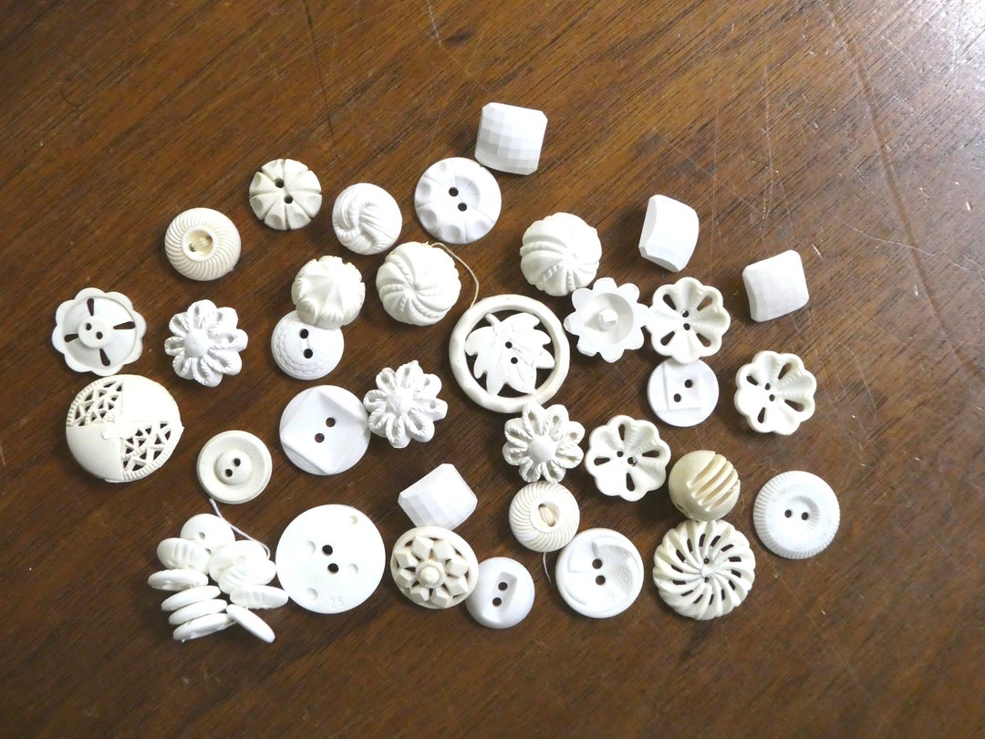 43 Vintage WHITE Plastic Buttons Destash price Includes Shipping - Etsy