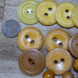 29 Golden Mustard Vintage Bakelite Celuloid Buttons, 29 Gold Yellow Old ...