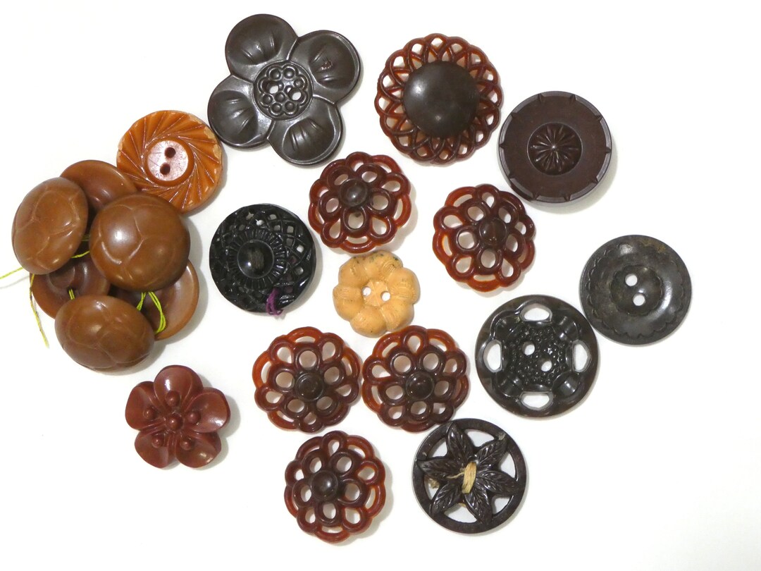 21 Vintage BROWN Plastic Buttons Destash **price Includes Shipping - Etsy