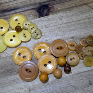 29 Golden Mustard Vintage Bakelite Celuloid Buttons, 29 Gold Yellow Old ...