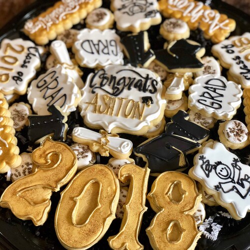 Graduation Cap Brownie Bites | Etsy