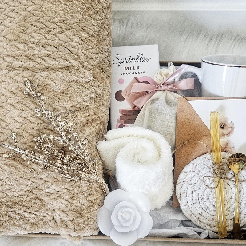 Girlfriend Tea Basket Get - Etsy