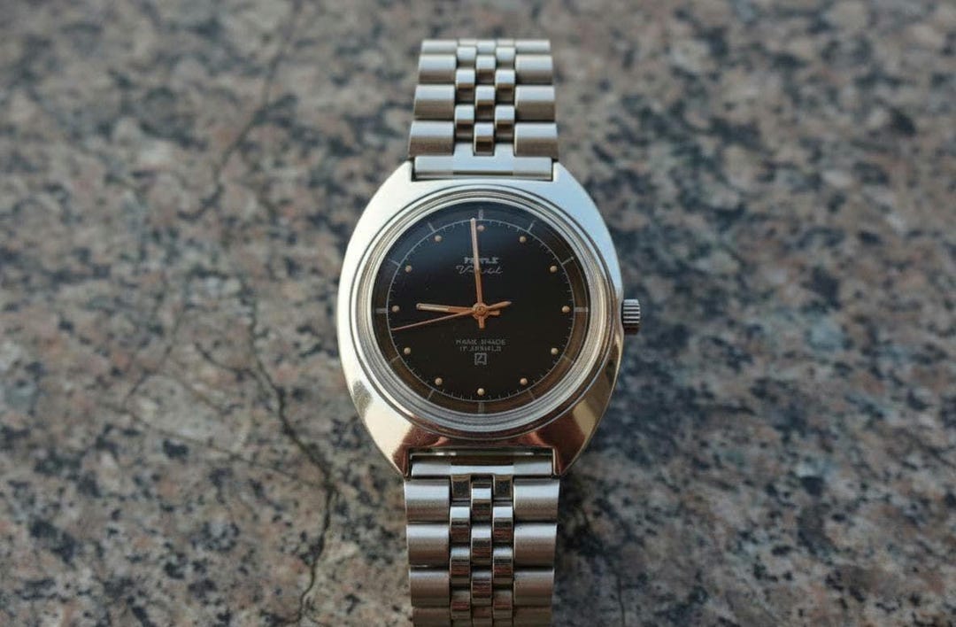 HMT Vivek Vintage Watch 17 Jewels Dial Color Black Ad Golden Stylish ...