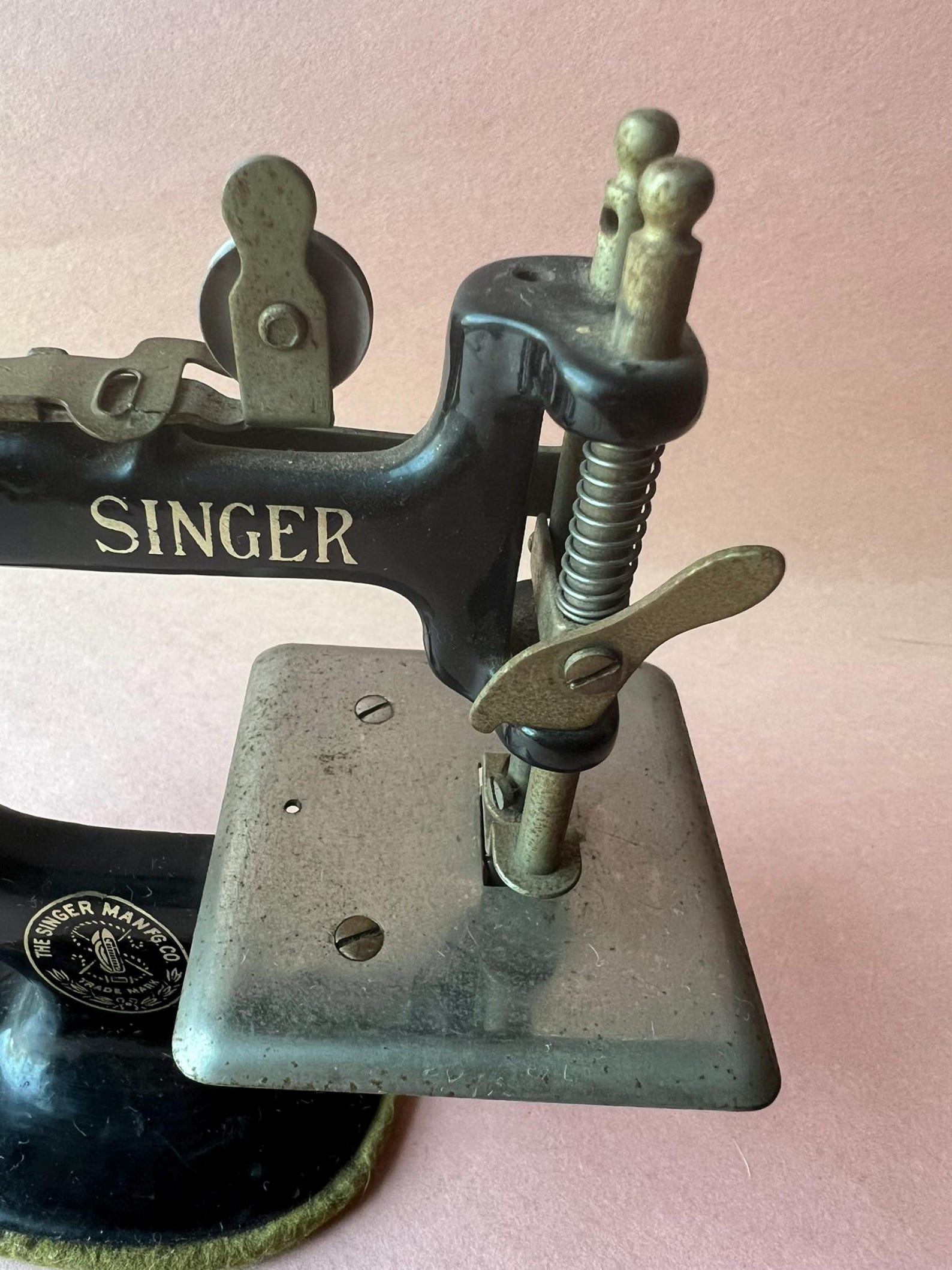 1926 Singer Toy Sewing Machine Cast Iron Model 20---antique Small ...