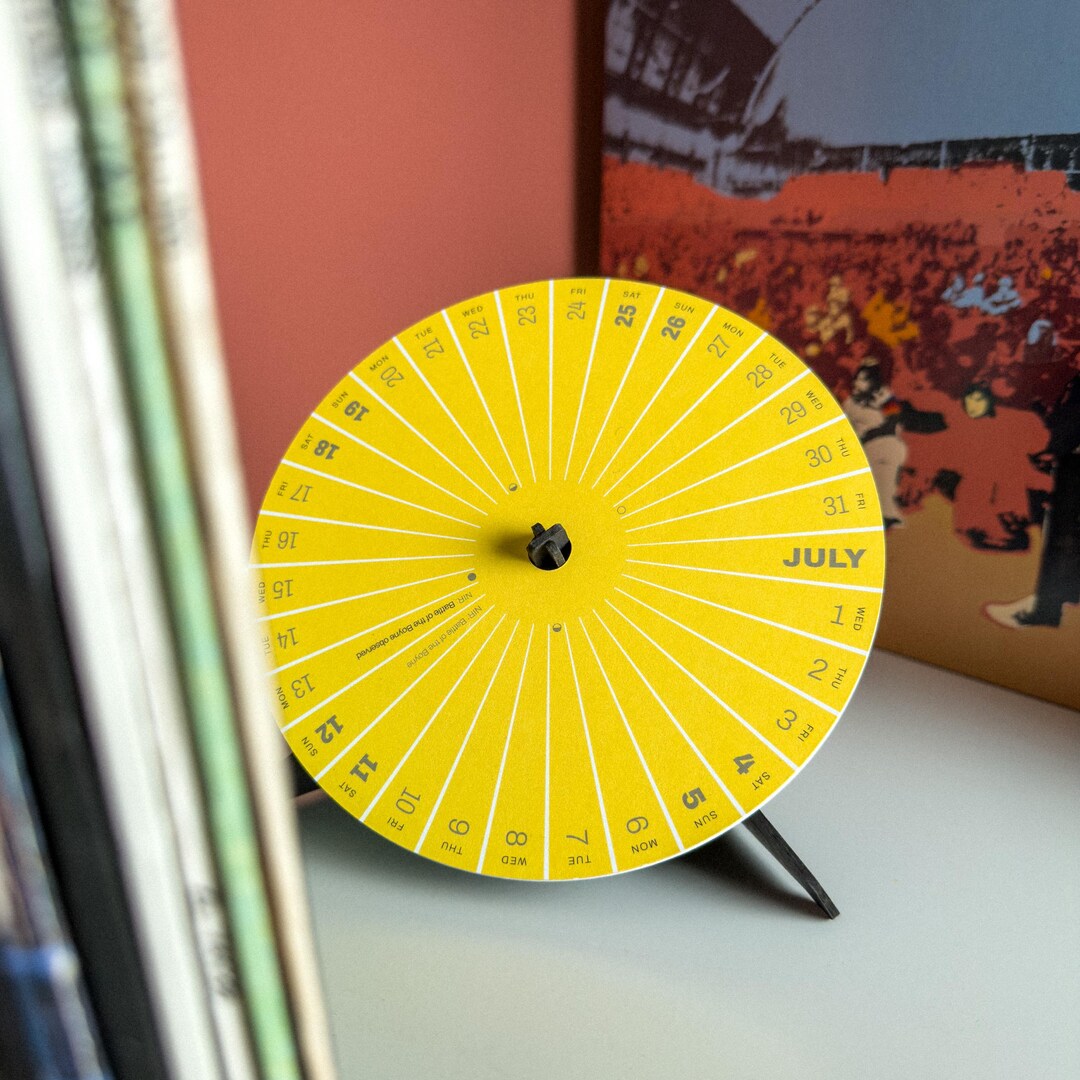 Circus • 2026 Desktop Calendar, Multicolour • 15cm • Recycled ...