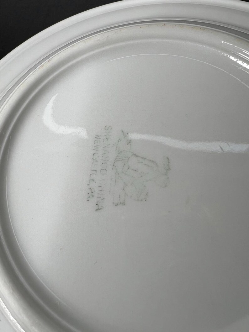 U.S. Navy Wardroom China Square Knot Insignia by Shenango China Bread ...