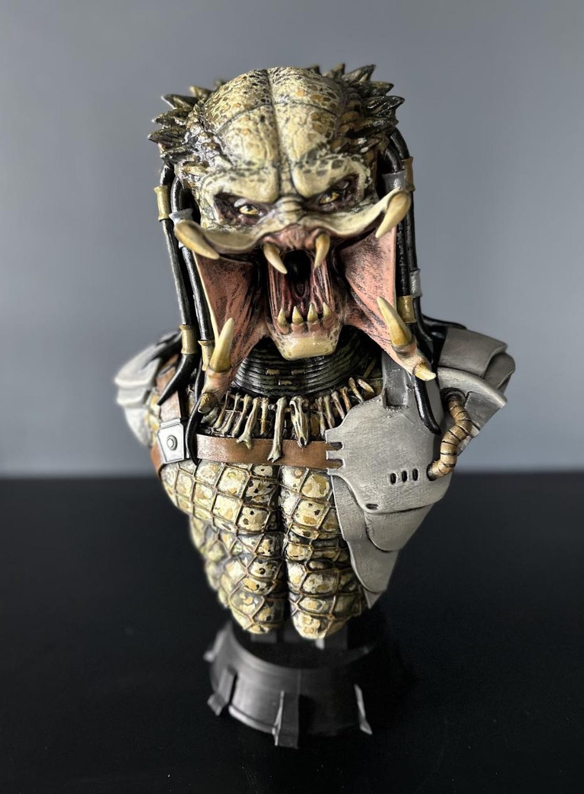 Predator Fan Art Bust – Hand Painted 3D Printed Statue | AVP Collector ...
