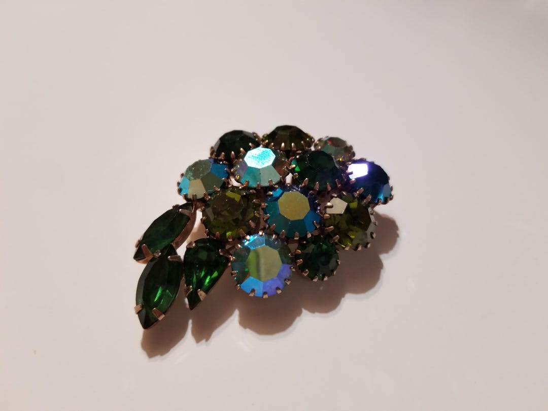 This is a Karu Arke Carnival Glass Marquise and Aurora Borealis Glass ...