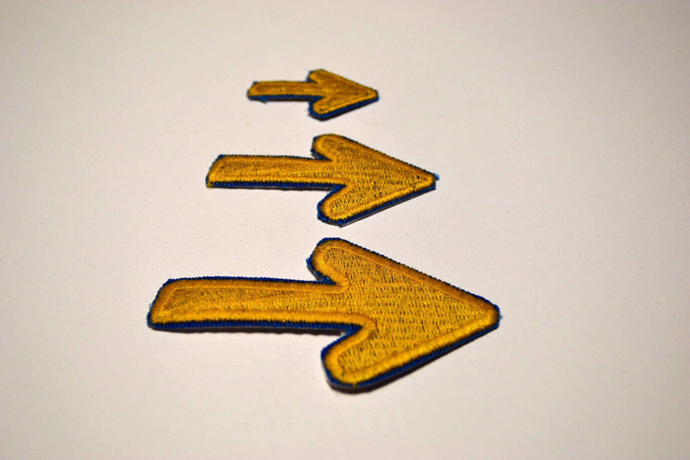 Camino De Santiago Seashell / Set of Yellow Arrow Patches - Etsy