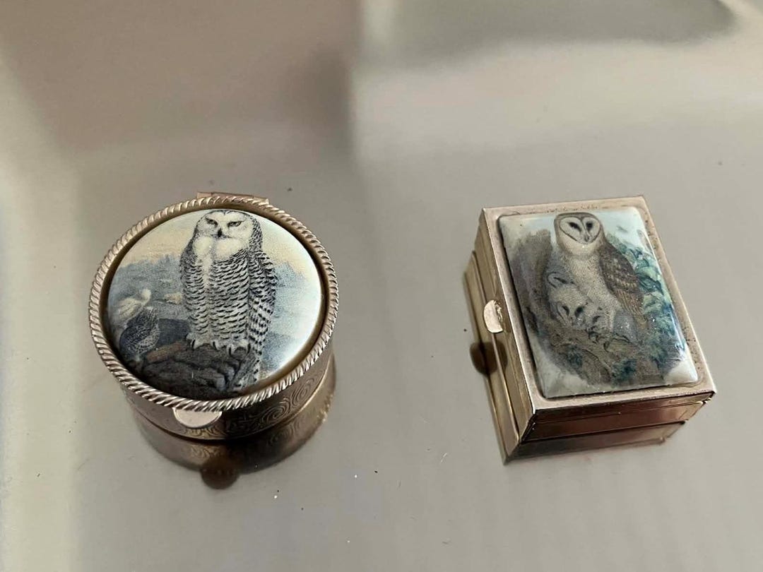 2 Vintage Pill Boxes - Etsy