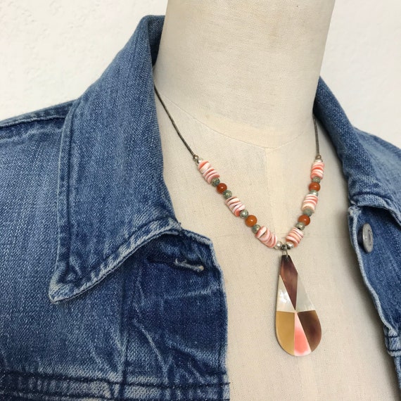 Vintage 1970s Shell Necklace 70s Shell Pendant Neckla… - Gem