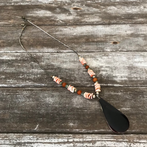 Vintage 1970s Shell Necklace 70s Shell Pendant Neckla… - Gem