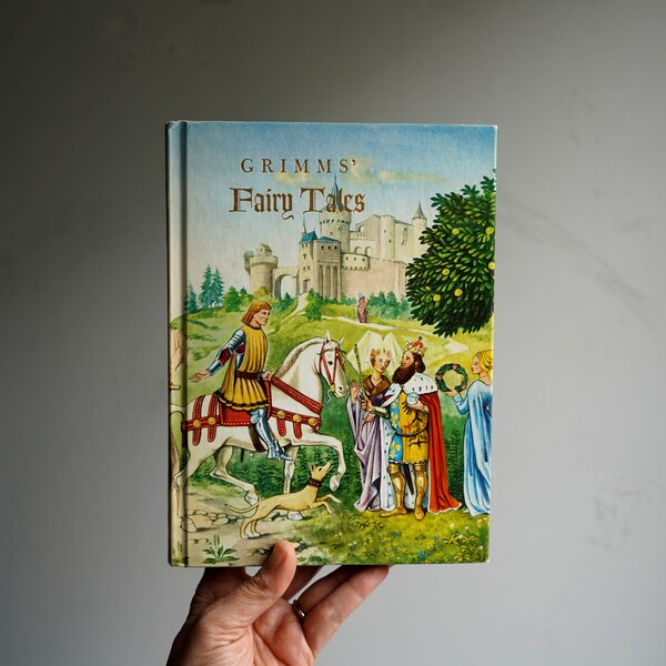 Illustrated Library - Etsy