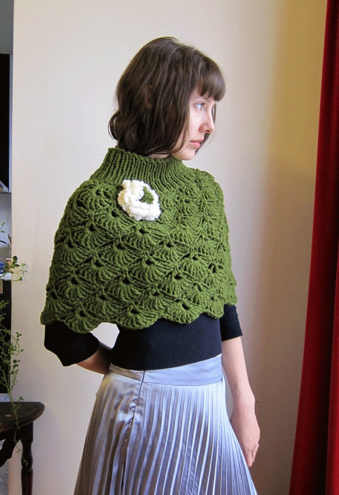 Hand Crochet Capelet in Green for a Lady. - Etsy