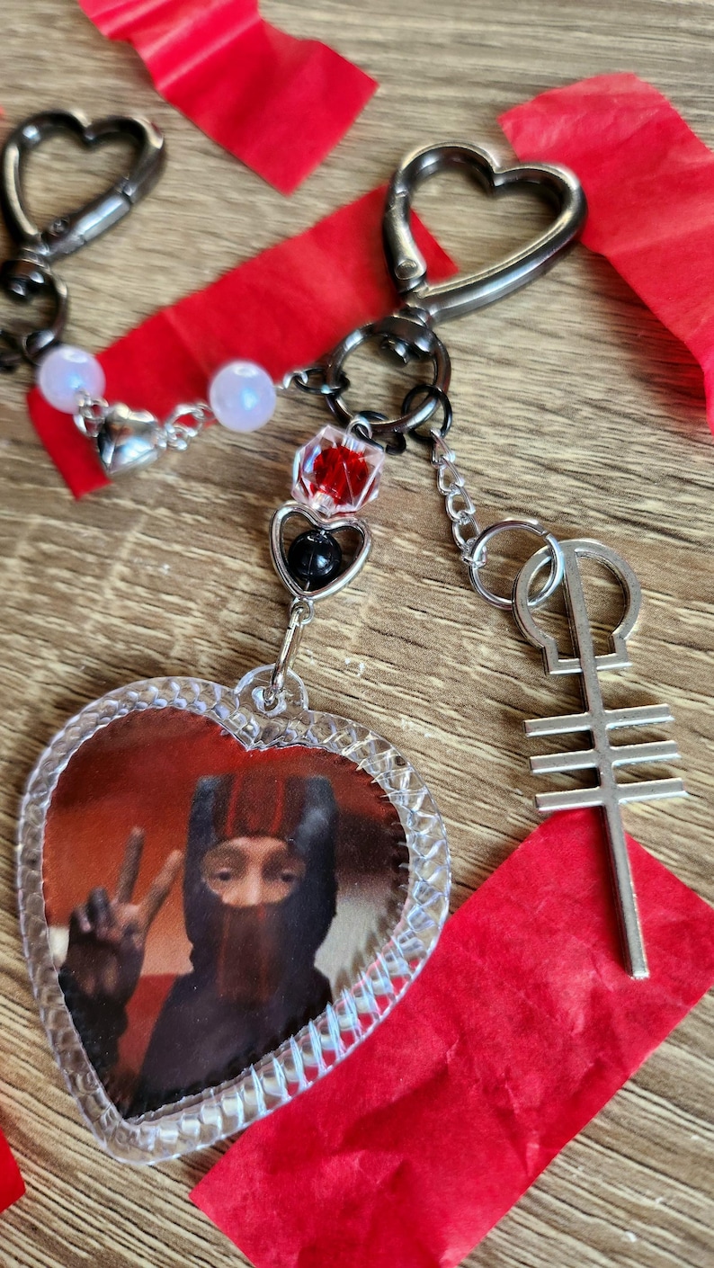 Twenty One Pilots Key Rings - Tyler & Josh Heart - Etsy