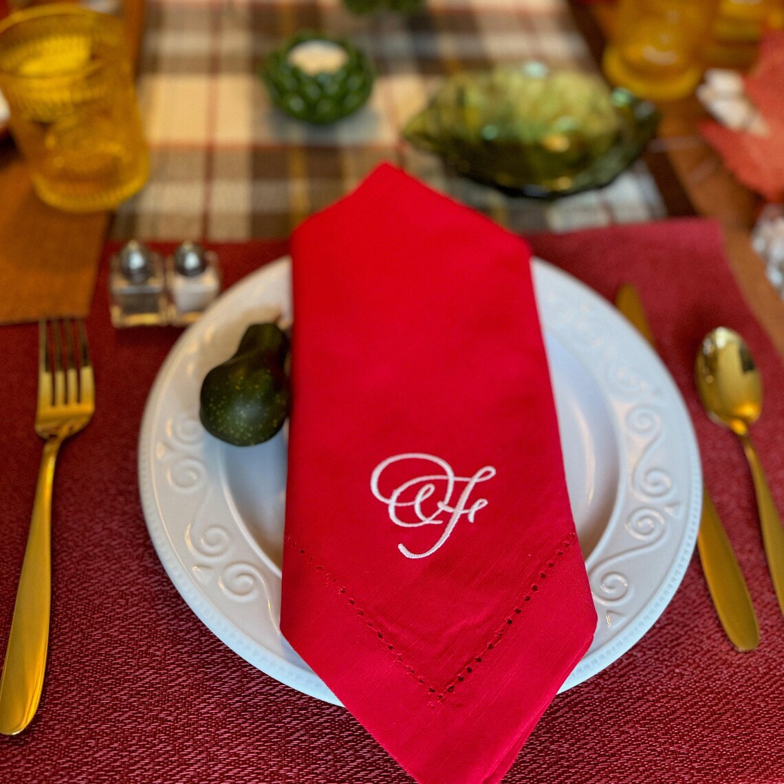 Wendy Monogrammed Cloth Napkins, Set of 4, Embroidered Cloth Napkins ...