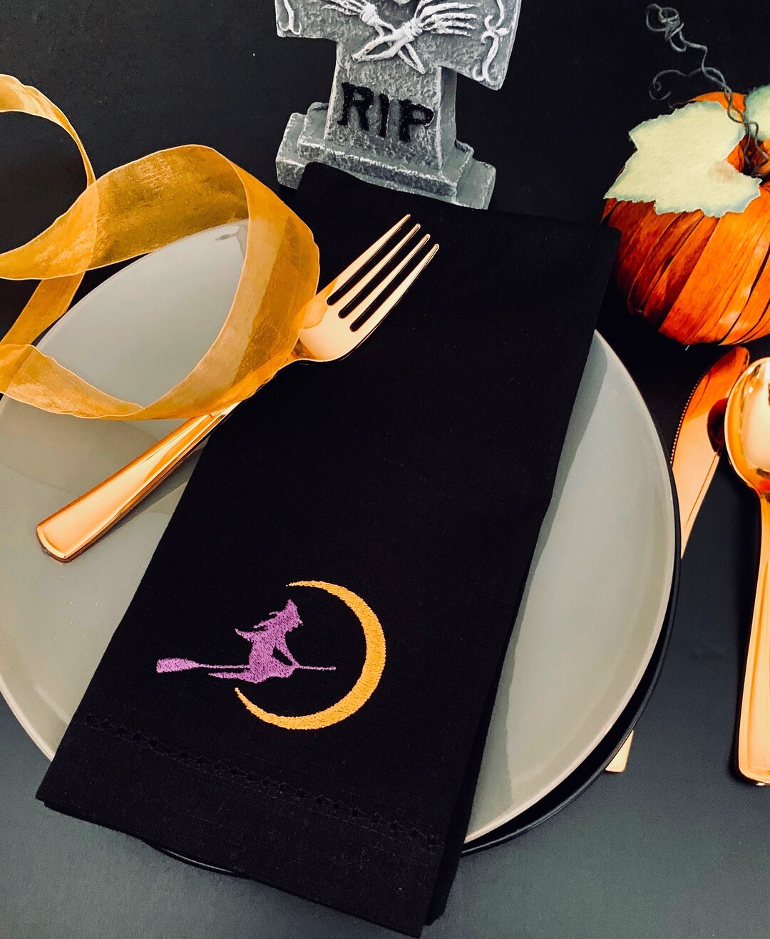 Witch Halloween Embroidered Cloth Napkins, Set of 4 Moon Witch ...