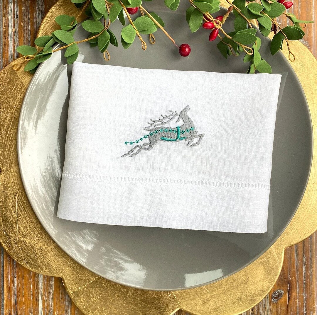 Christmas Reindeer Embroidered Cloth Dinner Napkins, Set of 4 ...
