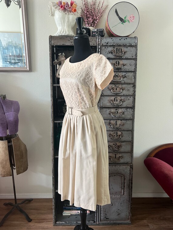 Vintage 1950's 60's Beige Dress with Lace Bodice Small - Gem