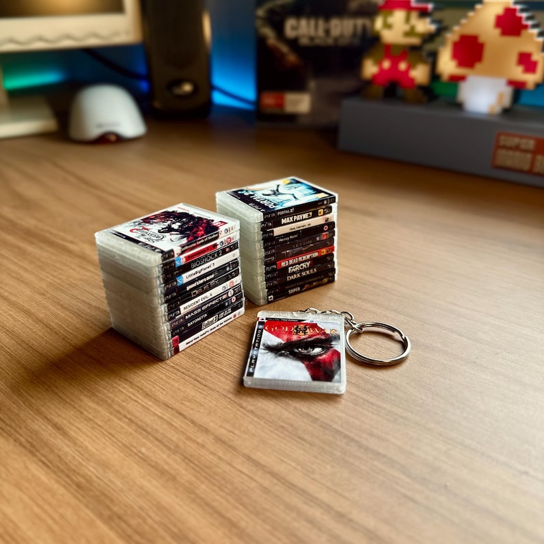 PS3 Game Cover Keychain – Mini Retro Game Case Accessory (water/scratch ...