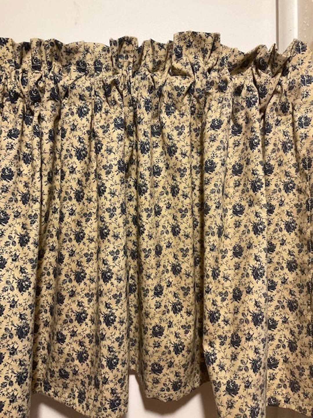 HANDMADE Country Rose Valance ,42 X 15 Inches - Etsy