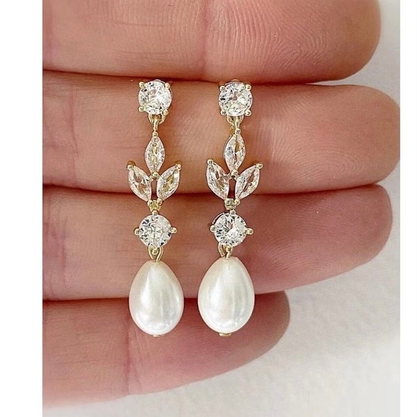 Pearl and Gold Wedding Earrings - Etsy