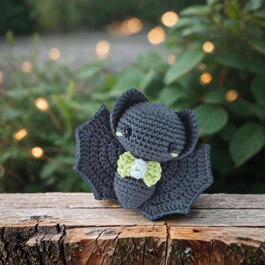 Baby Bat Crochet Pattern | Amigurumi Doll With Pooh Clothes | Simple ...