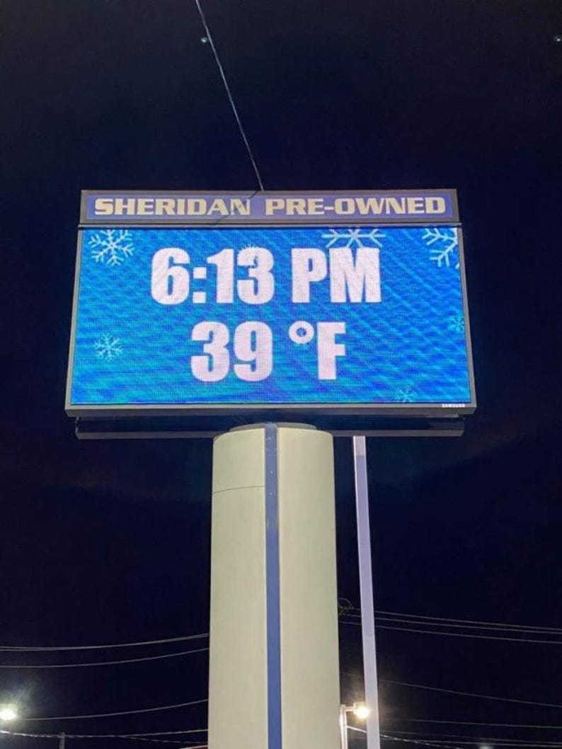 Custom LED Pylon Sign, High Visibility Outdoor Business Signage ...