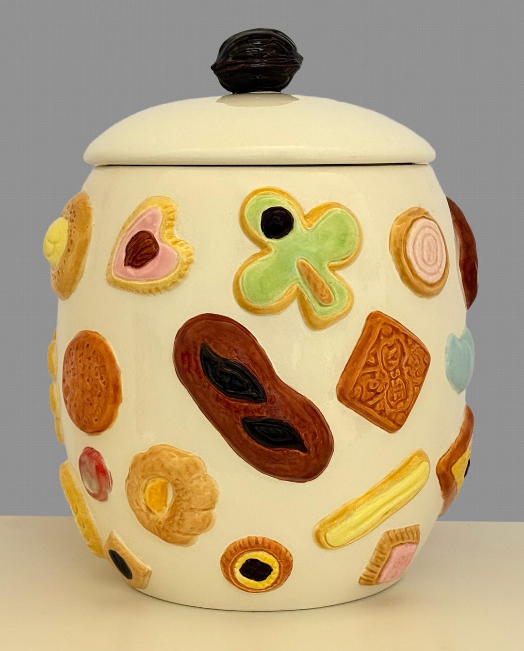Large off White "cookies All Over" Design Cookie Jar With Dark Walnut ...