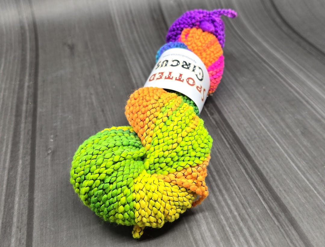 Fishnet Bulky Wool Wrapped Yarn 110yds Neon Blacklight Reactive Rainbow ...