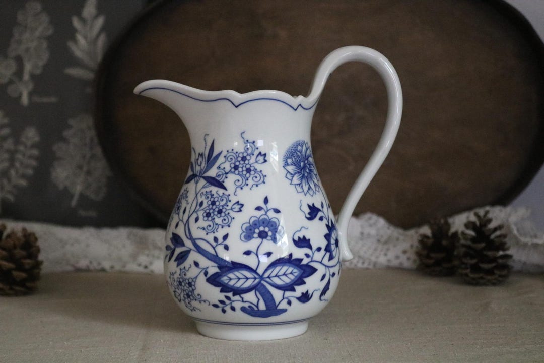 Vintage Hutschenreuther Blue Onion Pitcher • 1L Maria Theresia Water ...