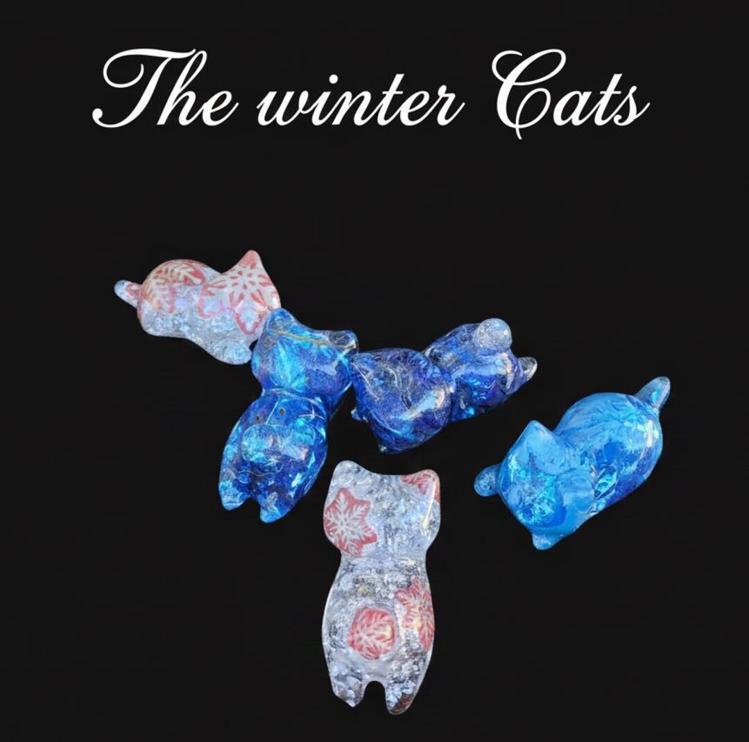 Small Resin Winter Themed Cats - Etsy