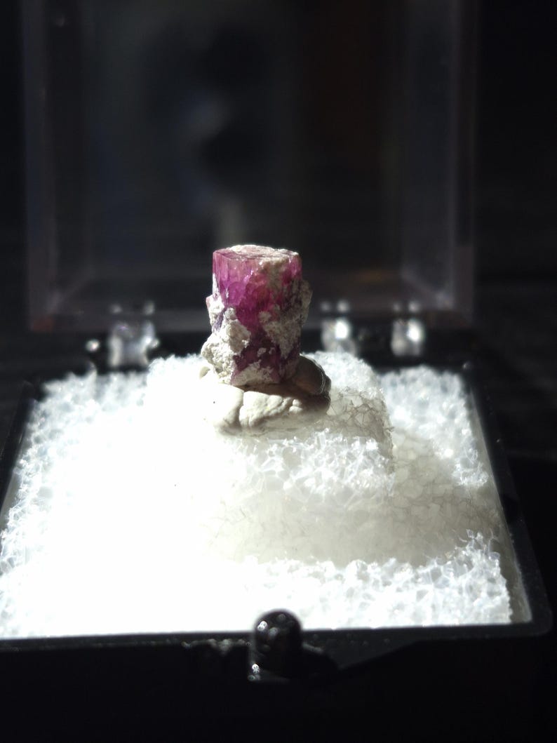 Red Beryl (bixbite) - 2ct - Ruby Violet Claims, Wah Wah Mtns., Utah ...