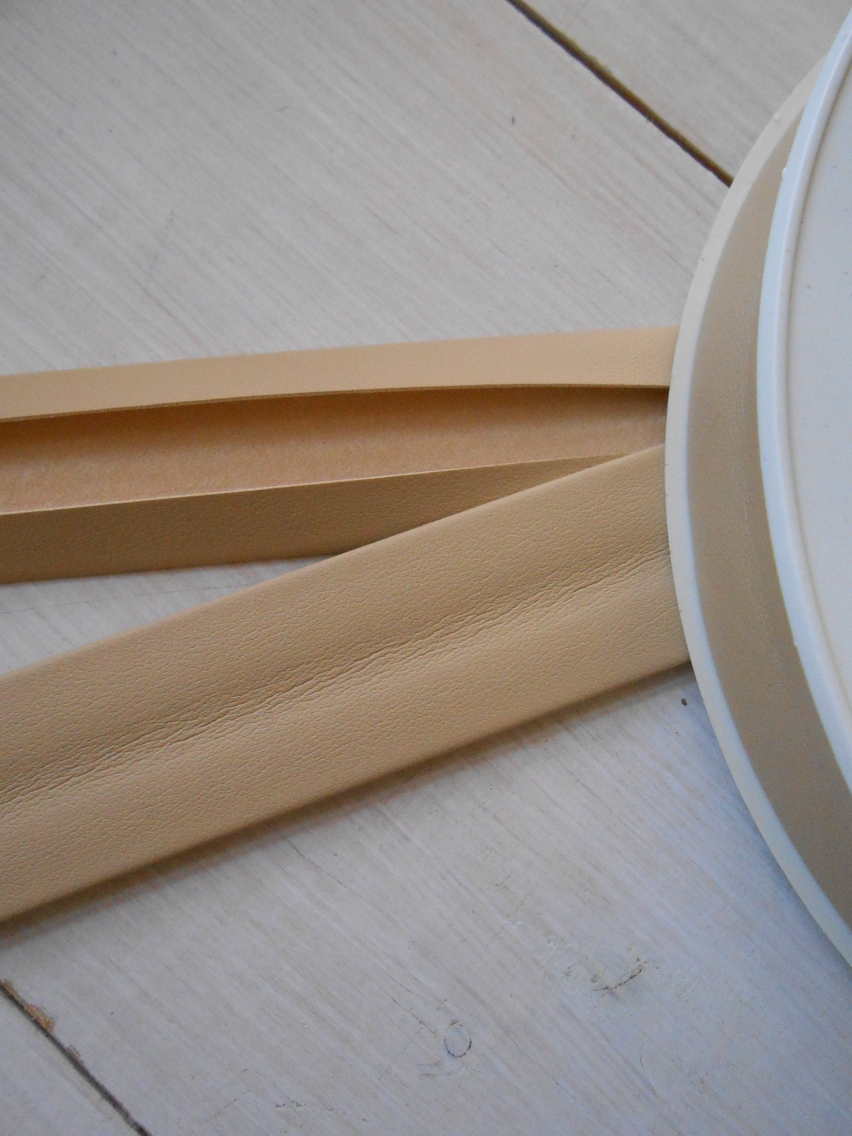Vegan Leather Bias Tape Beige Double Folded 1