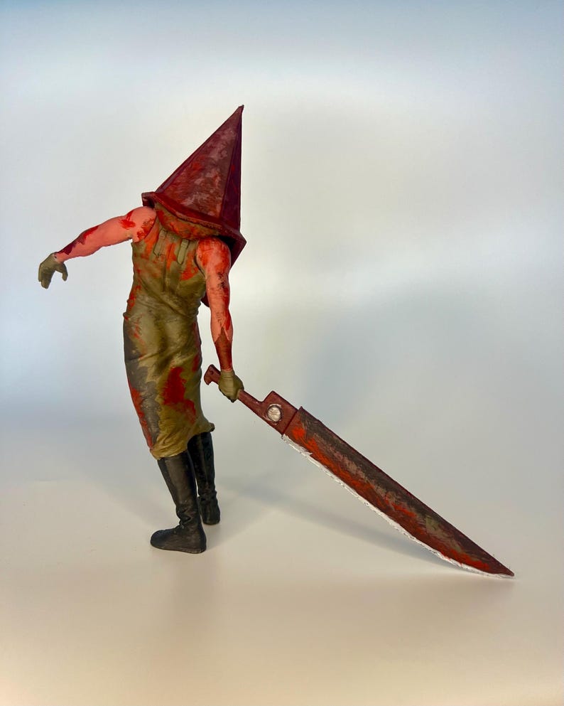 Silent Hill Pyramid Head Figure | Hand-painted Horror Collectible (18cm ...