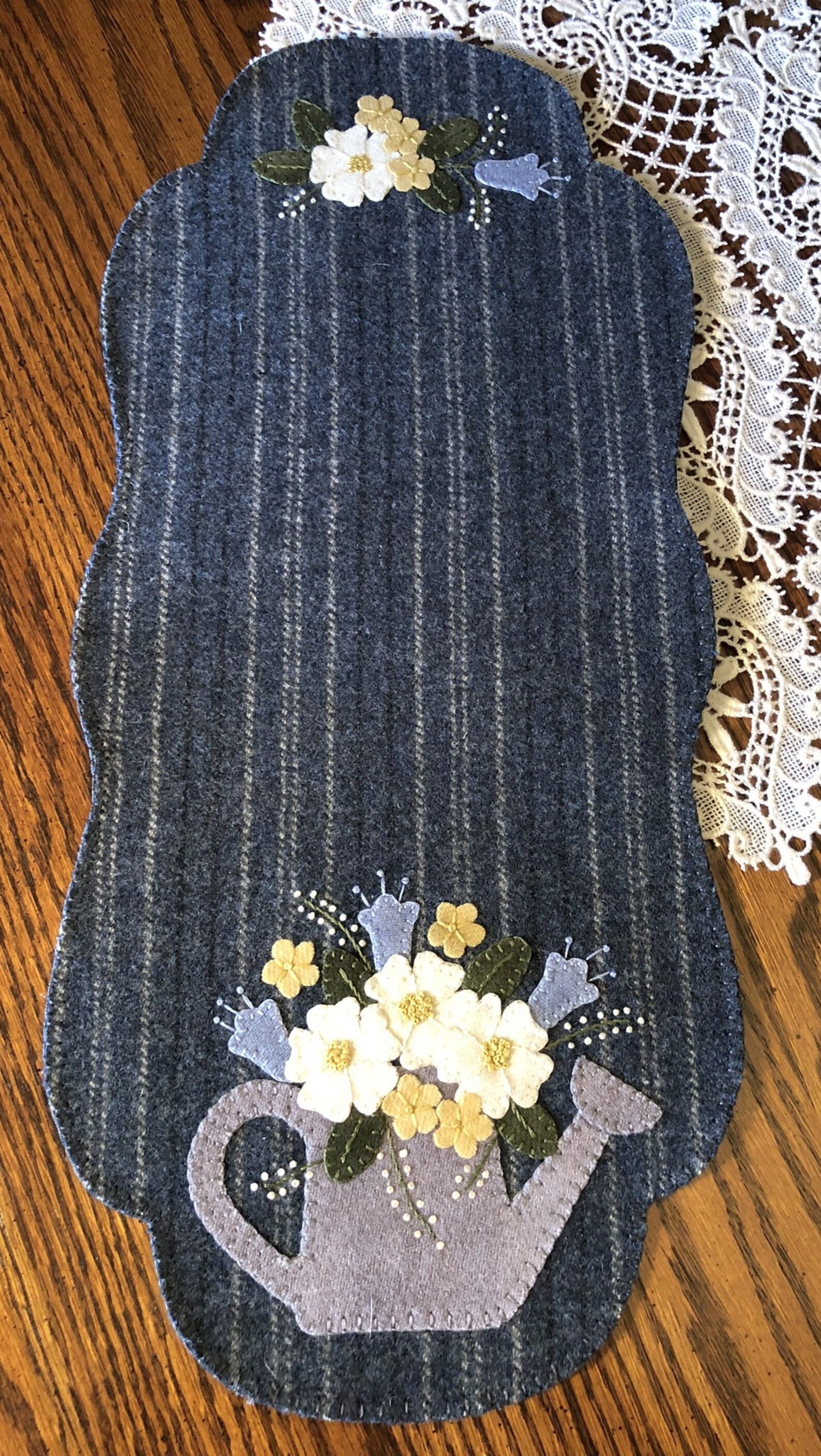 Hello Spring Wool Applique Table Runner - Etsy