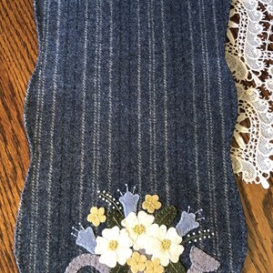 Hello Spring Wool Applique Table Runner - Etsy