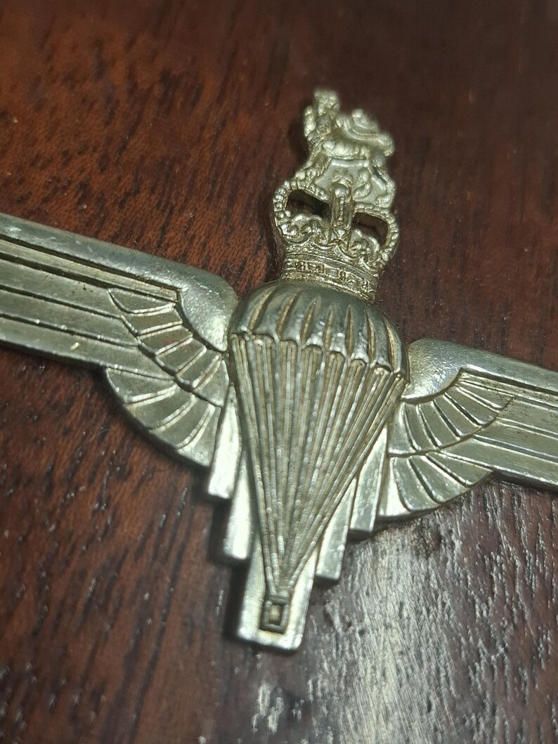 Vintage Paratrooper Cap Badge Shield Mounted - Etsy UK