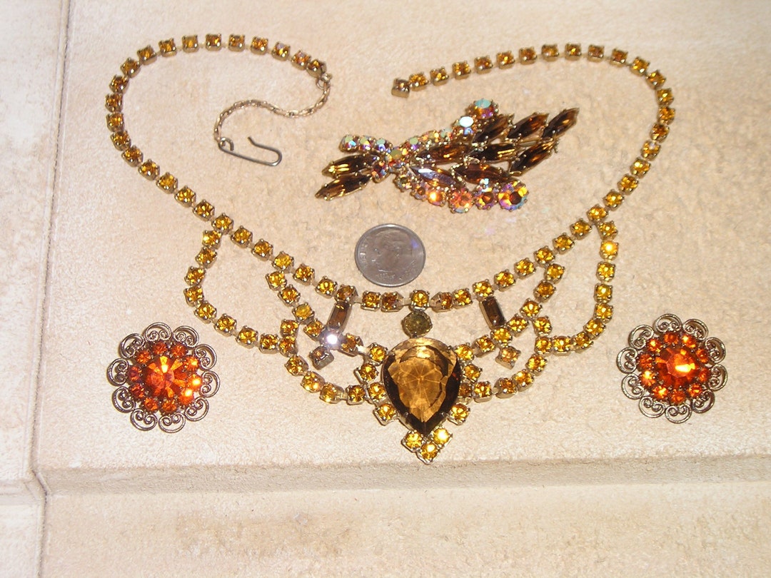Vintage Lovely Complementary Crystal Rhinestone Topaz Necklace Navette ...