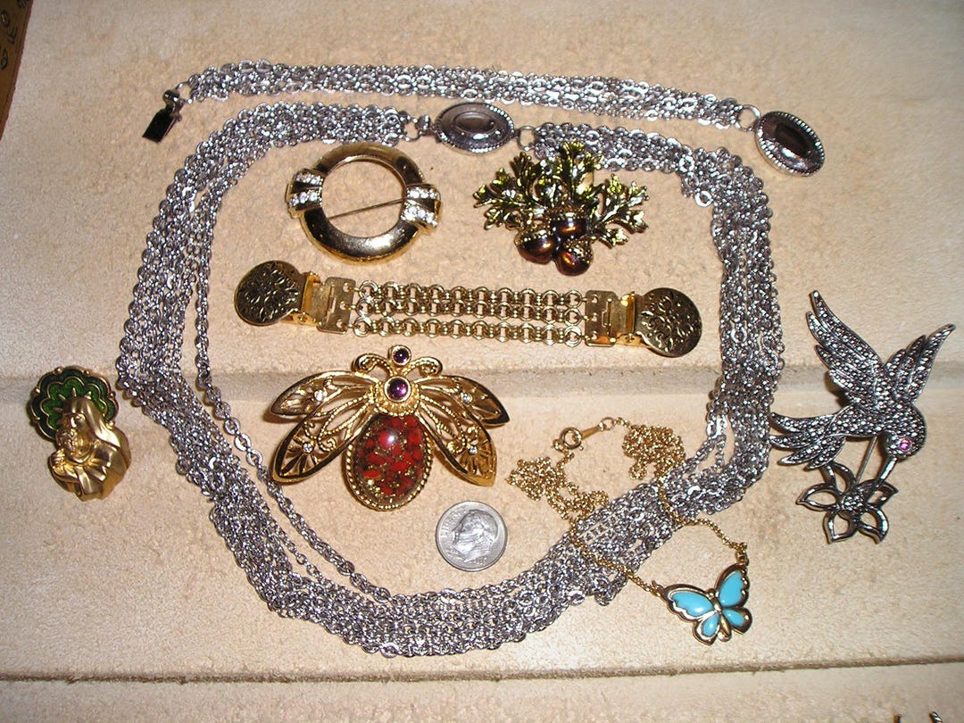 Vintage Lot of 9 Avon Jewelry Hummingbird Bee Acorn Mary Jesus Brooch ...