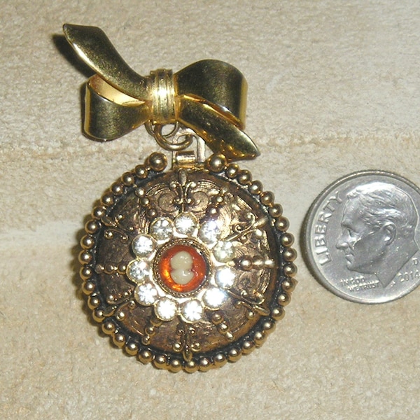 Coro Cameo Brooch - Etsy