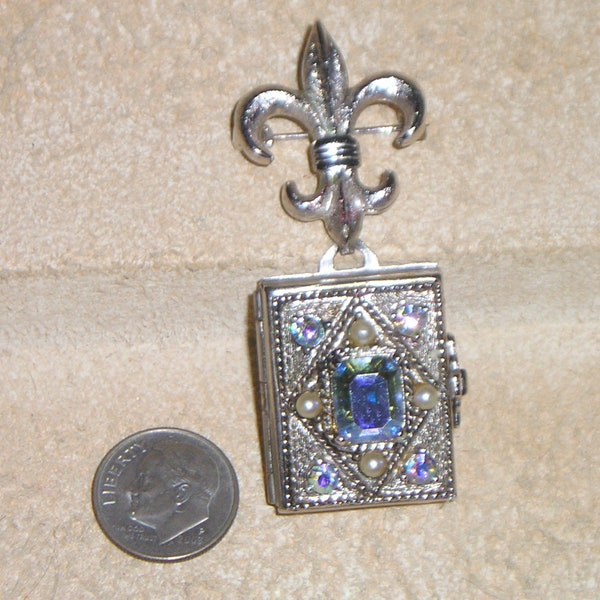 Vintage Coro Locket - Etsy